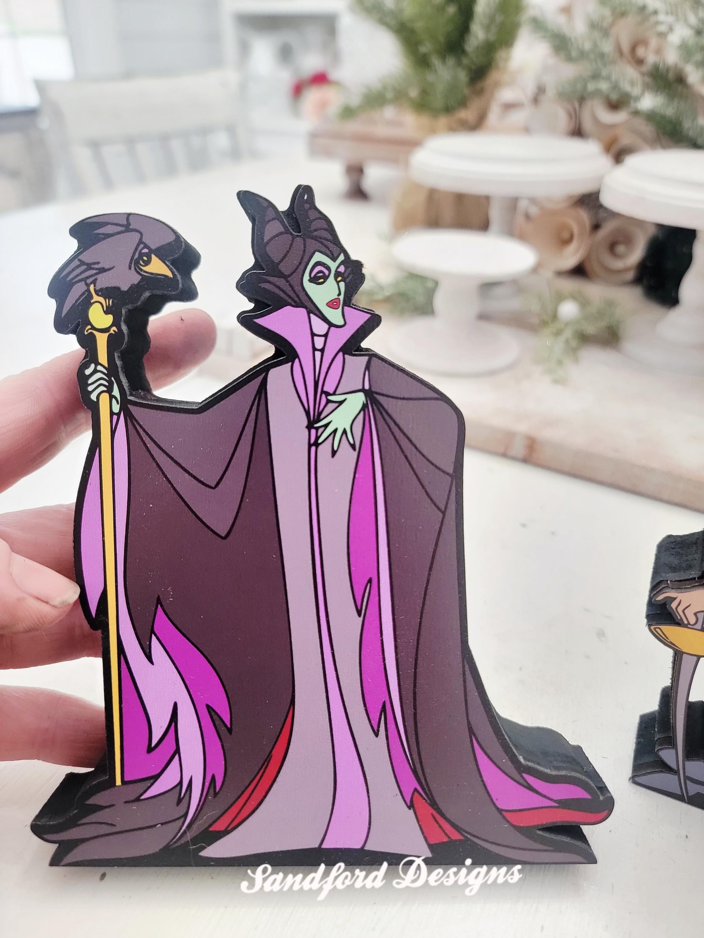 Disney Villains Tiered Tray Decor, Halloween Wood Signs (9 Piece Set ...