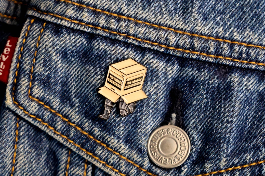 Metal Gear Solid Snake Enamel Pin - Cardboard Box - 1 Inch - the Orange ...