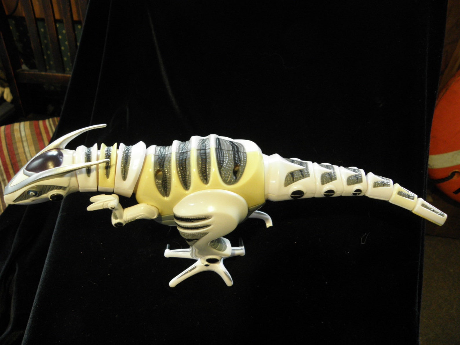 Wowwee Mini Roboraptor 15 Inch. Walking Toy 2005 Plastic | Etsy