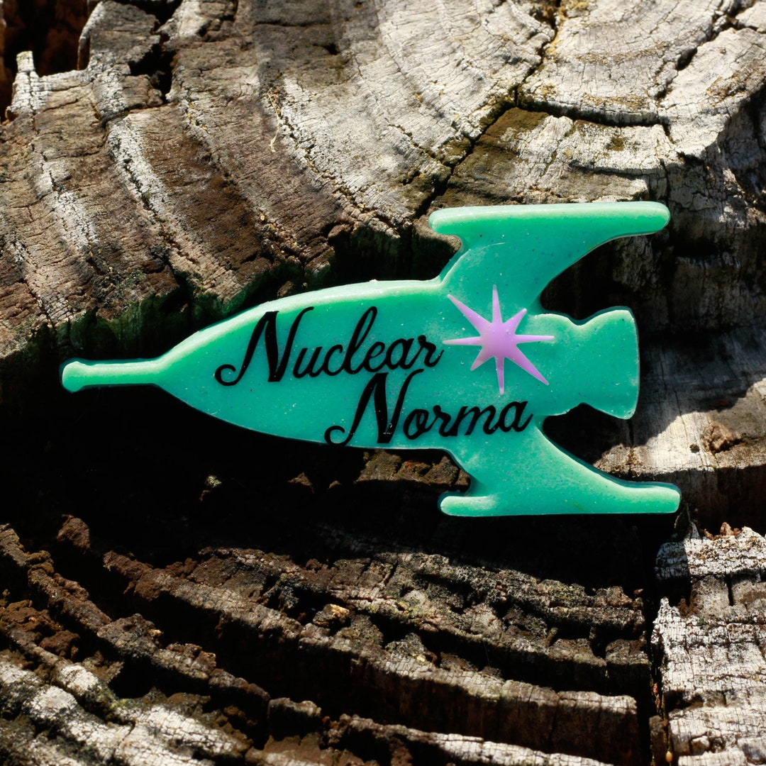 CUSTOM Pinup / Name Brooch - Etsy