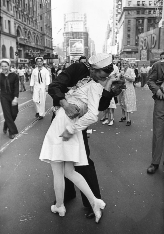 Sailor Kissing Nurse In Times Square Iconic Black And White Photo Canvas Box A4 A3 A2 A1
