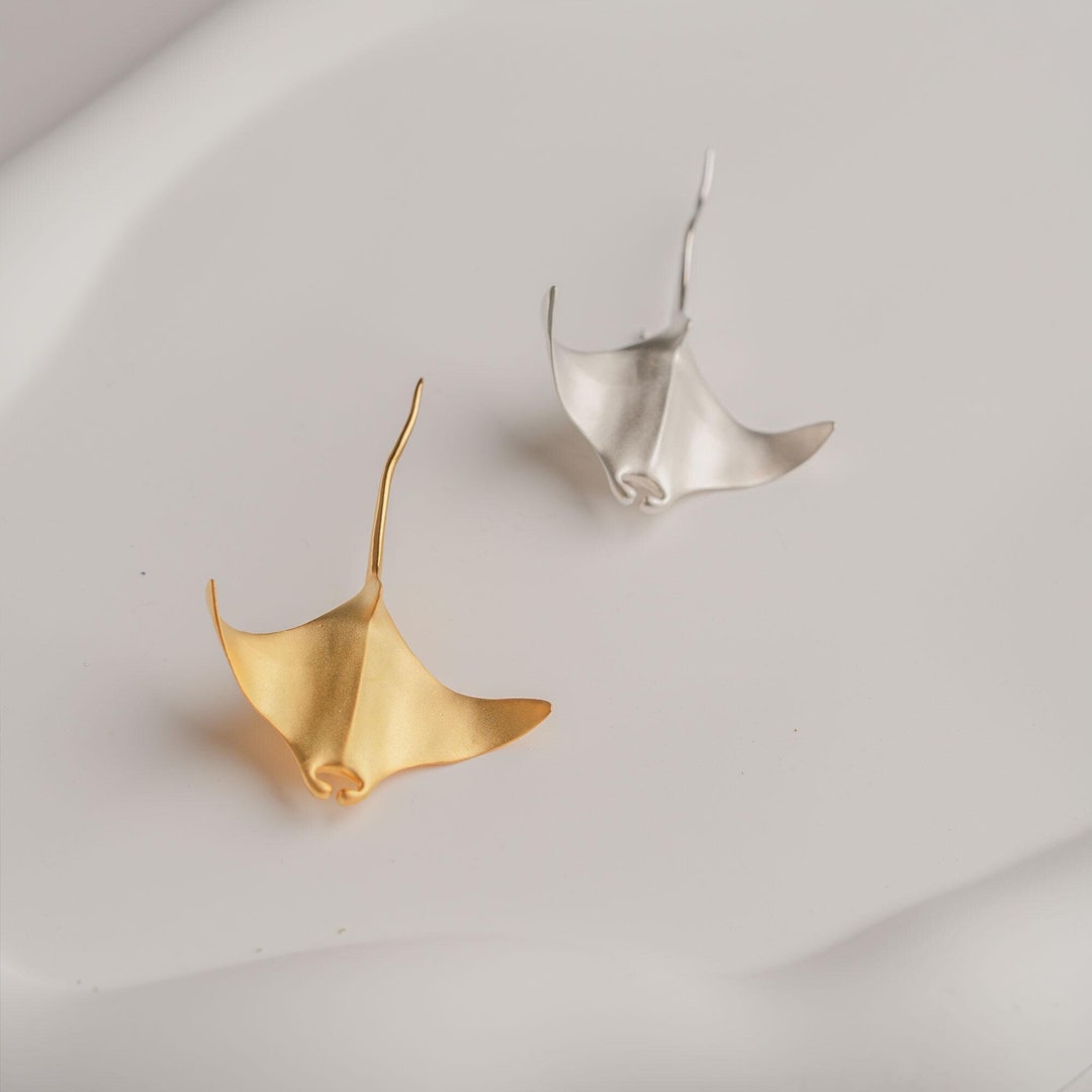 Majestic Manta Ray Brooch – Your "ocean Sidekick" in 925 Silver and ...