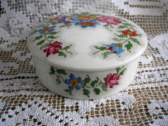 Beautiful Limoges Porcelaine De Paris Tapestry Powder… - Gem