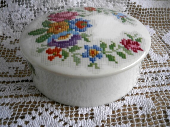 Beautiful Limoges Porcelaine De Paris Tapestry Powder… - Gem