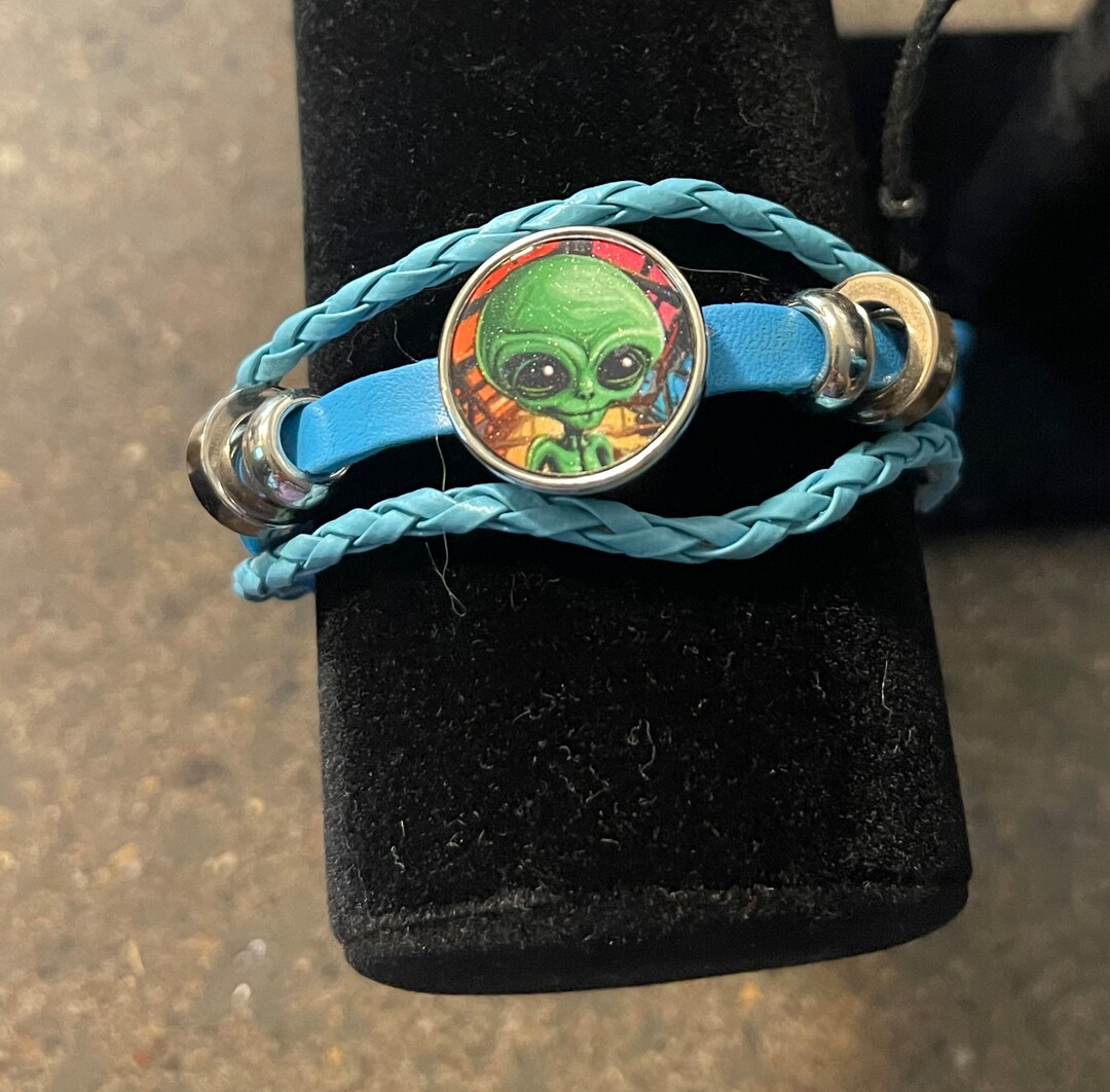 Friendship Bracelet - Choose Your Design - Bigfoot, Alien, More - Etsy