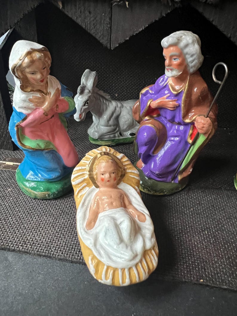 Vintage Christmas Nativity Germany Stable and 13 Figurines Birth of ...