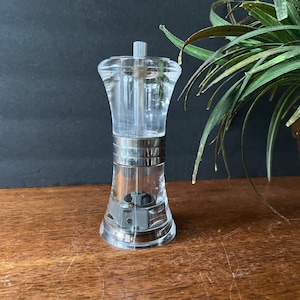 Olde Thompson Lucite Acrylic Pepper Mill Vintage Modern Style Clear ...