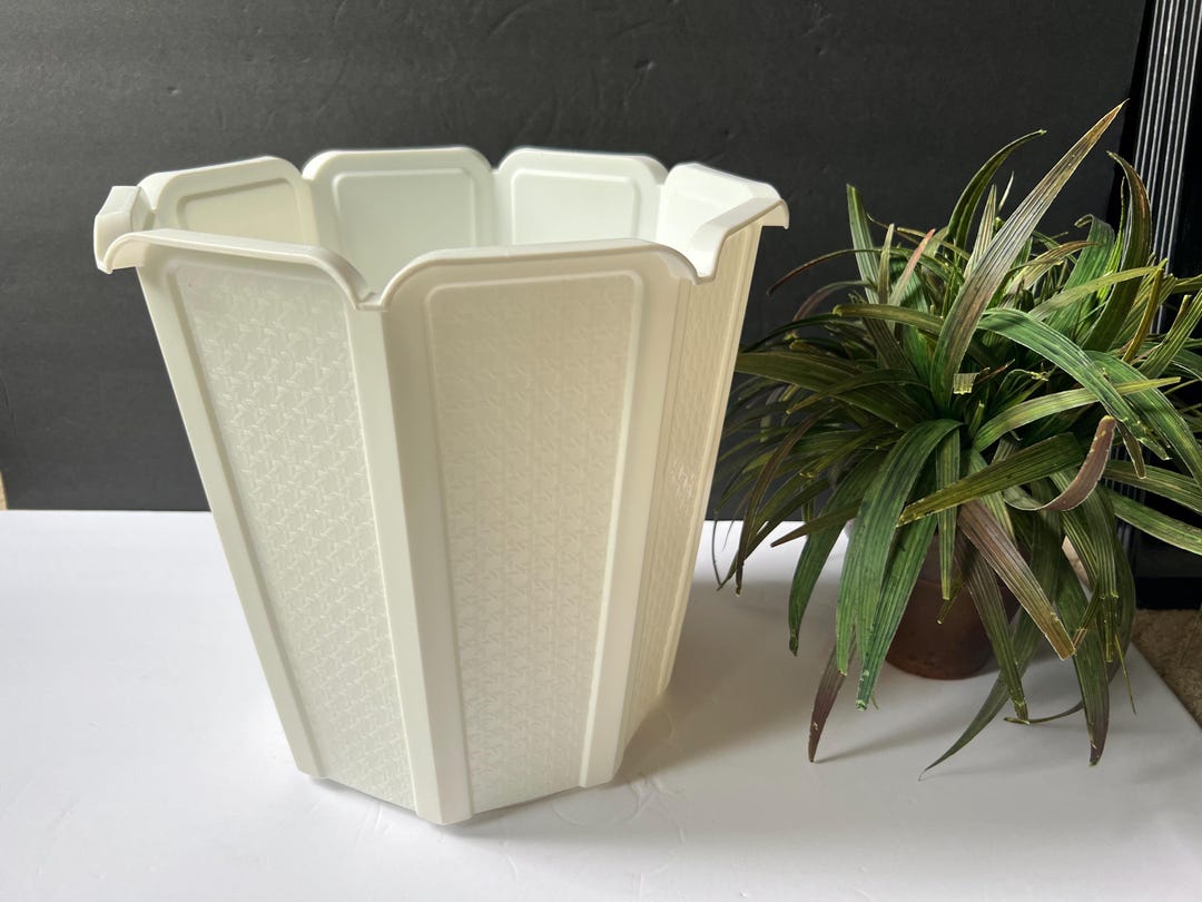 White Rubbermaid Trash Can - Octagon Garbage Can Vintage Waste Paper ...