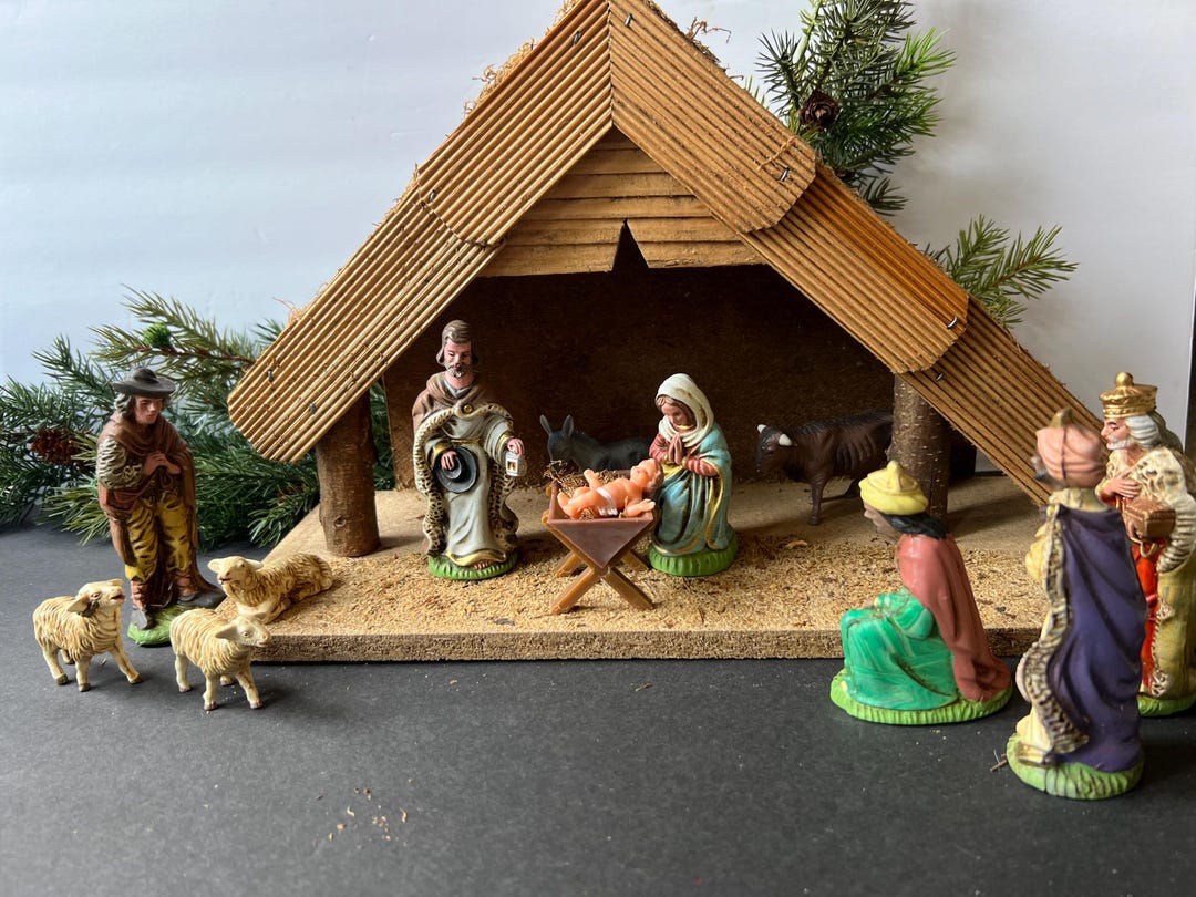 Vintage Christmas Nativity Germany Stable and 12 Figurines Birth of ...