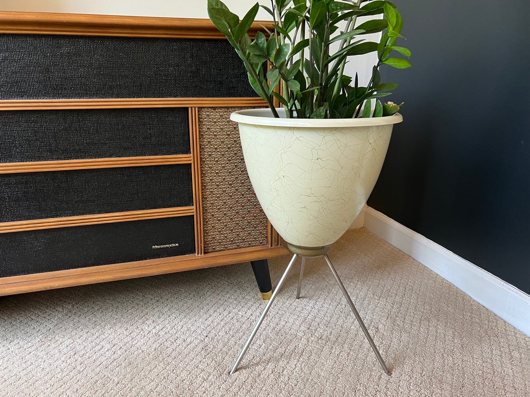 Mid Century Bullet Planter Atomic Style Cone Brass Base Fiberglass ...