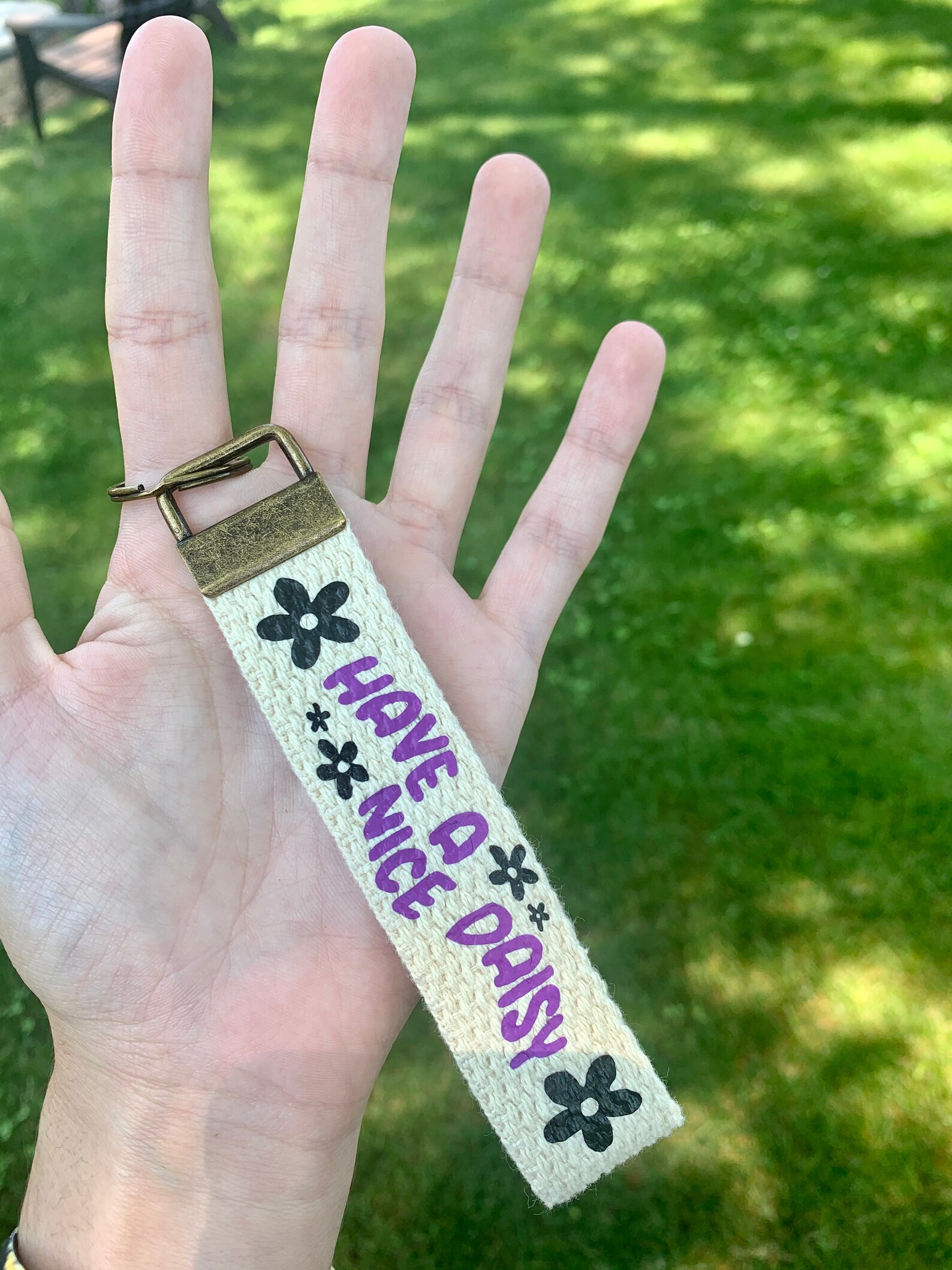 Daisy Keychain Wristlet / Key Fob / Have a Nice Daisy Keychain - Etsy