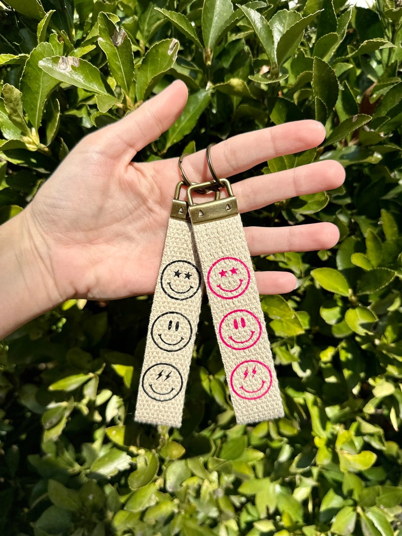 Smile Keychain Wristlet / Key Fob / Smile Keychain / Smiley - Etsy
