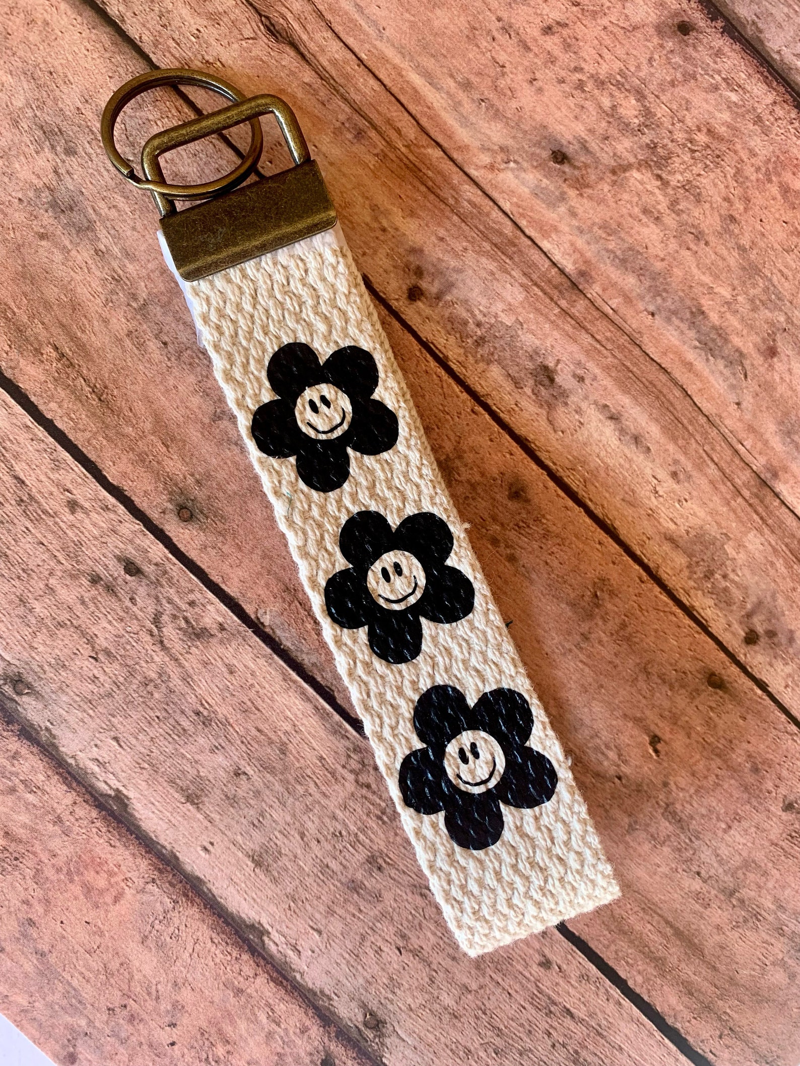Retro Flower Smiley Face Keychain Wristlet / Key Fob/ Smiley - Etsy