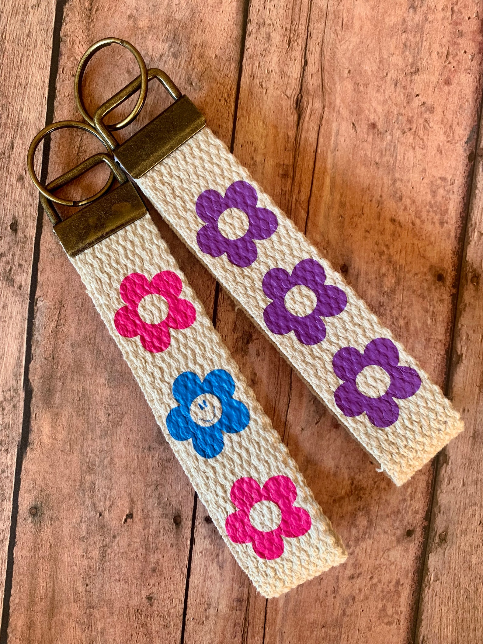 Retro Flower Smiley Face Keychain Wristlet / Key Fob/ Smiley - Etsy