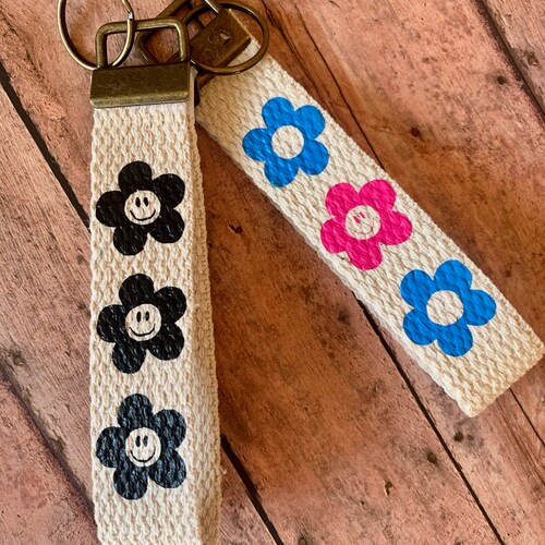 Retro Flower Smiley Face Keychain Wristlet / Key Fob/ Smiley | Etsy