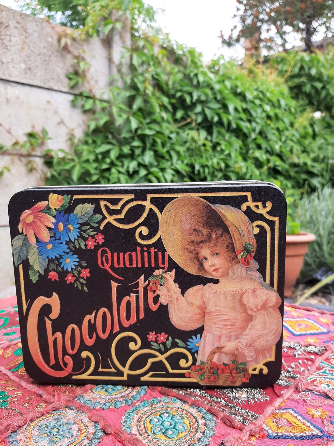 Pretty Vintage Style Biscuit Tin Chocolate Advertising Tin - Etsy