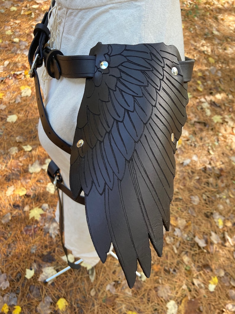 Raven Wing Leather Women's Pauldrons - Etsy