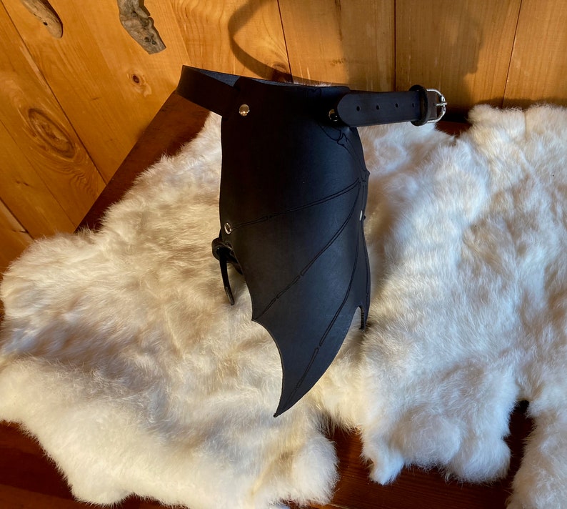 Leather Dragon Wing Pauldron: Women's Customizable Shoulder Armor - Etsy