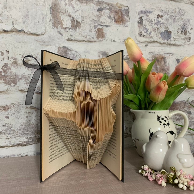 Ghosts Halloween Party Decor Book Art - Etsy UK