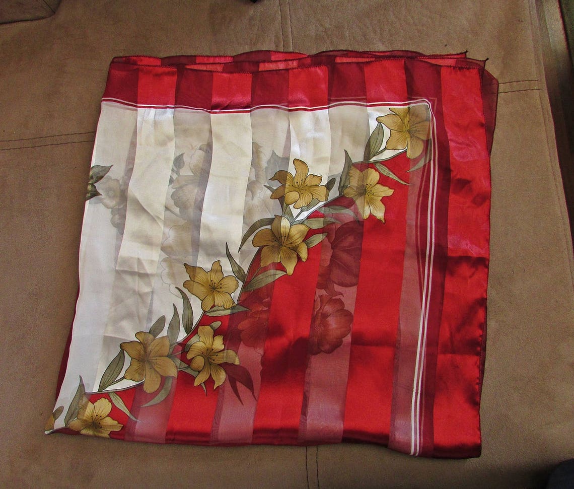 Vintage Beautiful Flower Pattern Scarf ‘80s, Silk Colored Shawl ...