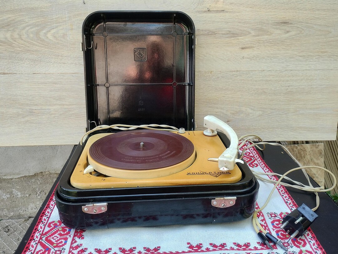 Vintage Record Player Концертньй Bakelite Suitcase, Rare Old Gramophone ...
