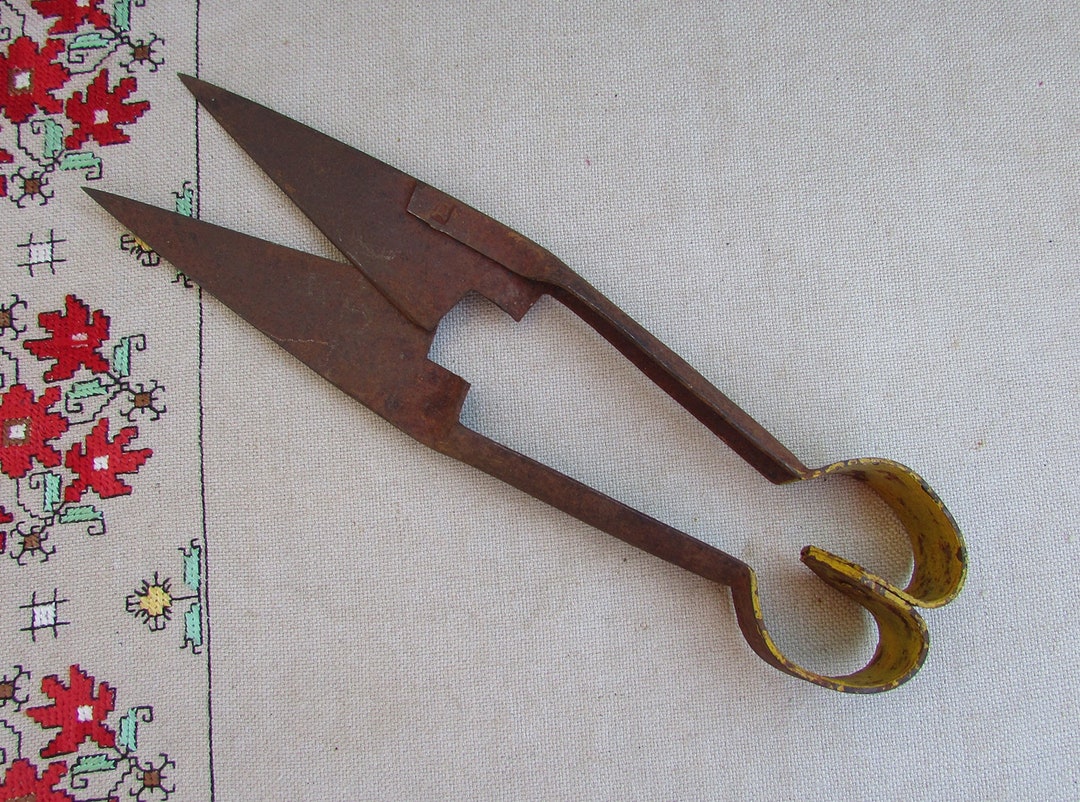 Vintage Metal Sheep Shears 1920s, Antique Scissors, Rusty Sheep Shears ...