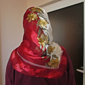 Vintage Beautiful Flower Pattern Scarf ‘80s, Silk Colored Shawl ...