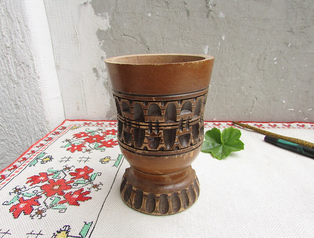 Unique Dice Shaker Cup, Wooden Hand Carved Dice Shaker, Vintage Dice ...