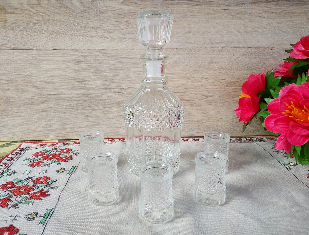 Vintage Diamond Glass Liquor Decanter Set: 1970s Barware With 5 Glasses ...