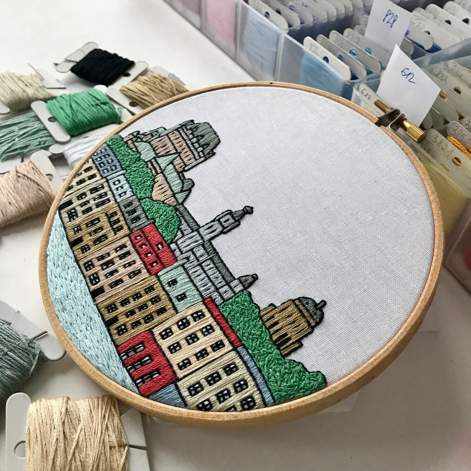 Quebec Canada. Hand Embroidery Pattern PDF. DIY. Embroidery - Etsy