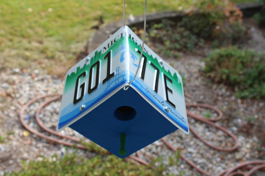 Michigan spectacular Peninsulas License Plate Birdhouse - Etsy