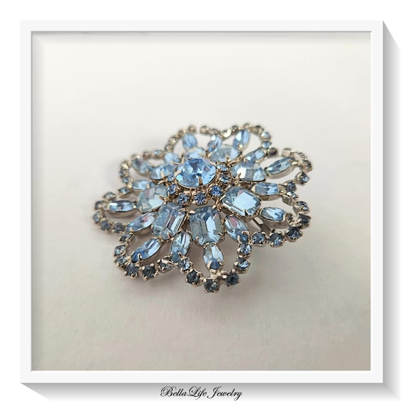Large, Brilliant Aqua Blue Vintage Rhinestone Brooch - Gem