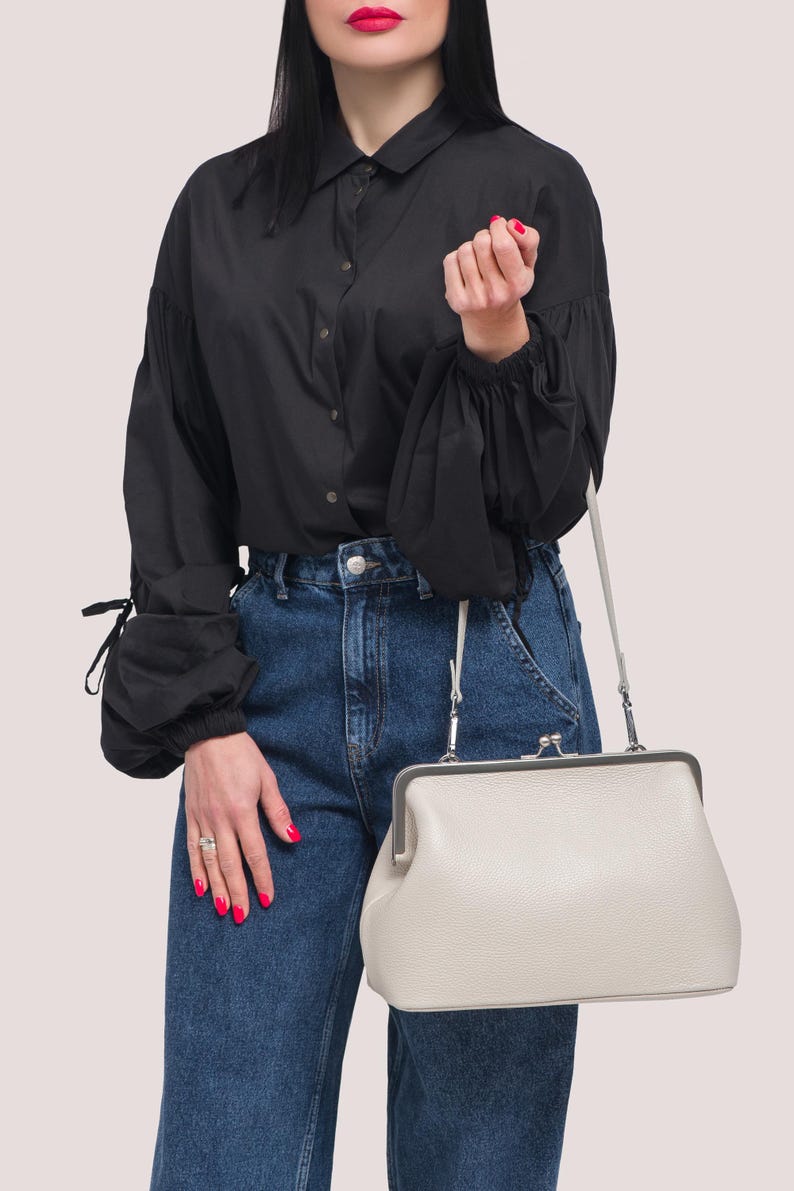 Leather Kisslock Frame Shoulder Bag – Beige Leather Frame Bag – Kiss ...