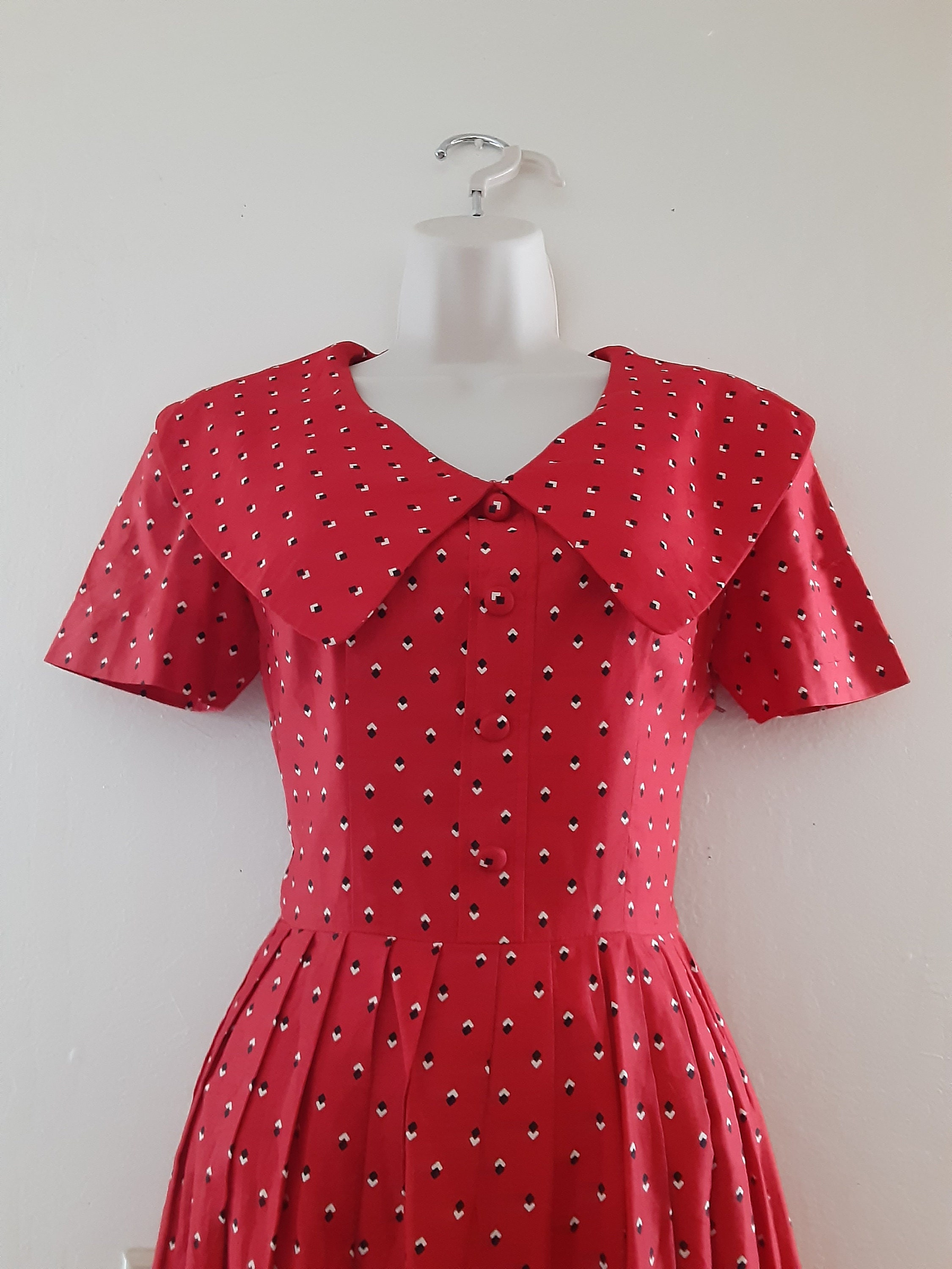 Vintage 1950s Red Dress With Oversized Shawl Collar / Hommage à Manoel ...