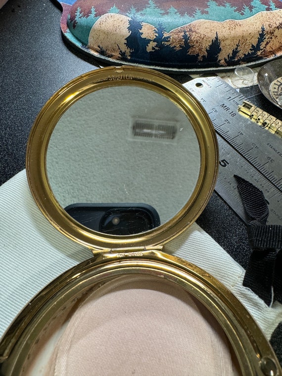 Vintage Stratton Makeup Compact, Gold Tone with Hand … - Gem