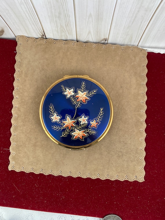 Vintage Stratton Makeup Compact, Gold Tone with Hand … - Gem