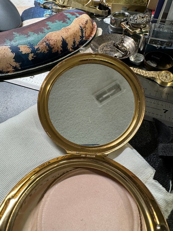 Vintage Stratton Makeup Compact, Gold Tone with Hand … - Gem