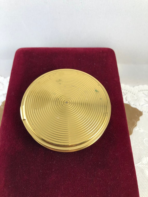 Vintage Makeup Compact, Gold Tone with Hand Painted F… - Gem
