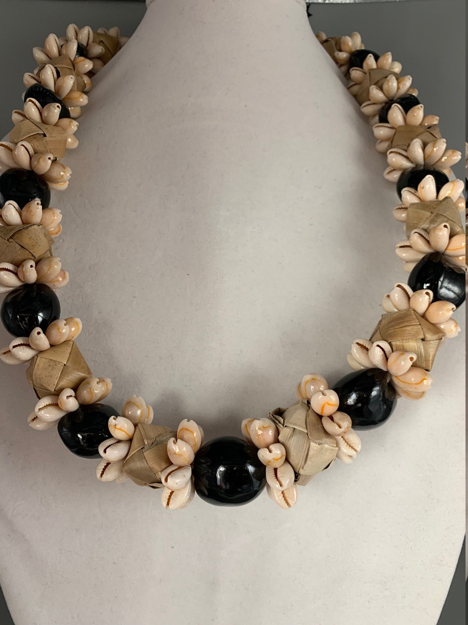 Hawaiian Cowrie Shell Lei Black Kukui Lauhala Ball Lei | Etsy