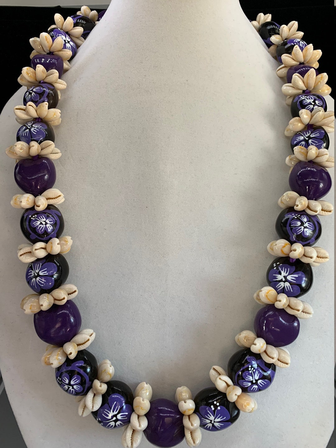 Class of 2025 Hawaiian Cowrie Shell Lei Kukui Nut Lei Necklace ...