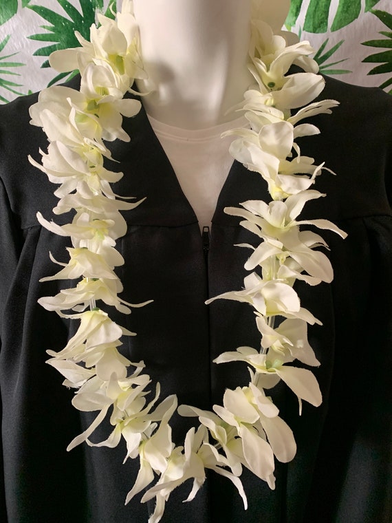 Pcs White Hawaiian Leis With Green Leaves For Graduation, 49% OFF