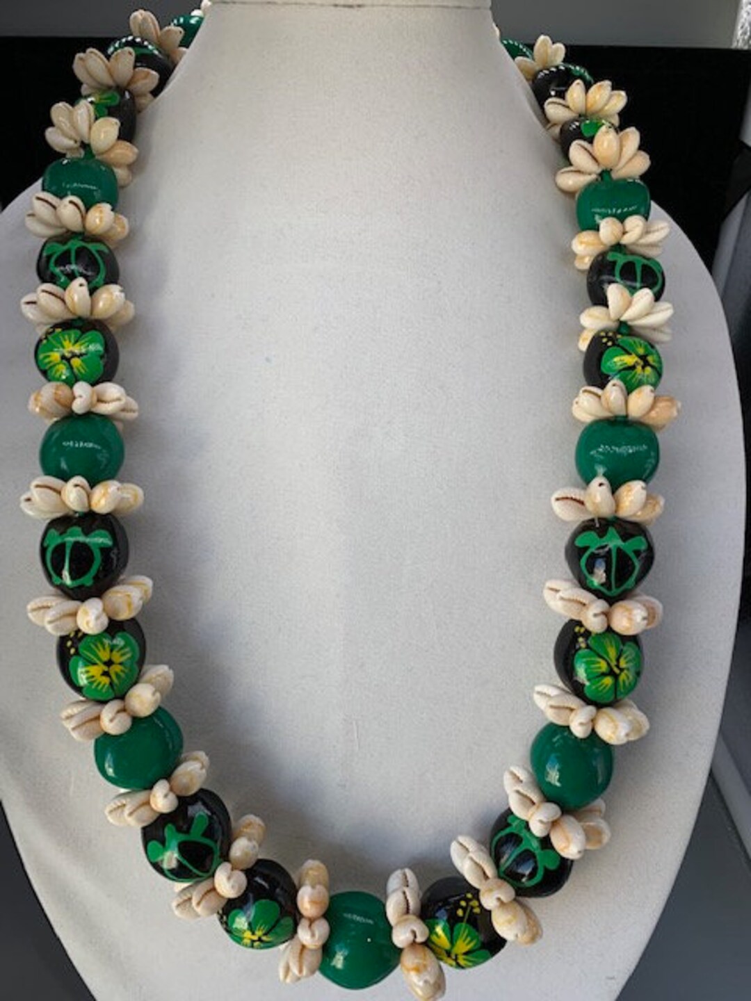 Class of 2024 Hawaiian Cowrie Shell Lei Kukui Nut Lei Necklace ...