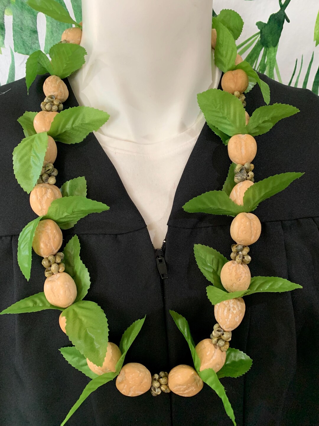 Class of 2025 Hawaiian NATURAL Kukui Nut Lei, MONGO Shell & Leaves ...