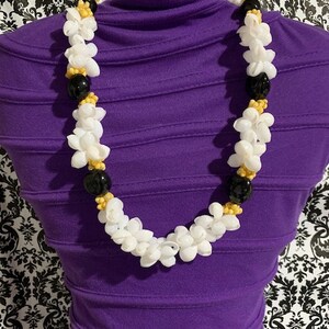 Hawaiian Bubble Shell Lei Black Kukui Yellow Mongo Lei Necklace Jewelry ...