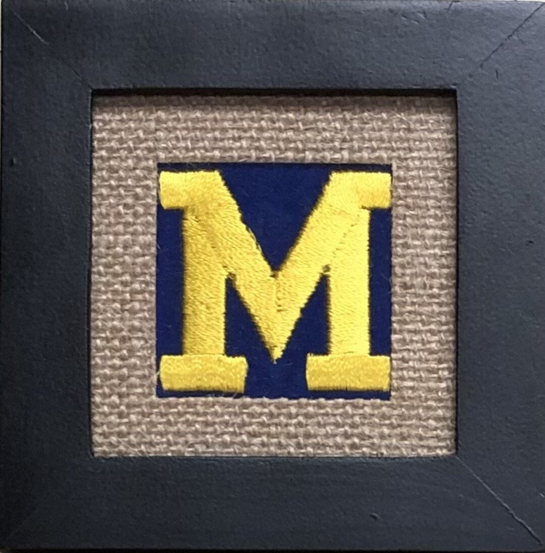 Michigan Wolverines Framed Vintage Embroidered Patch - Etsy.de