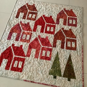 Schoolhouse Block Quilt, House Quilt, Christmas Decoration, Red and ...