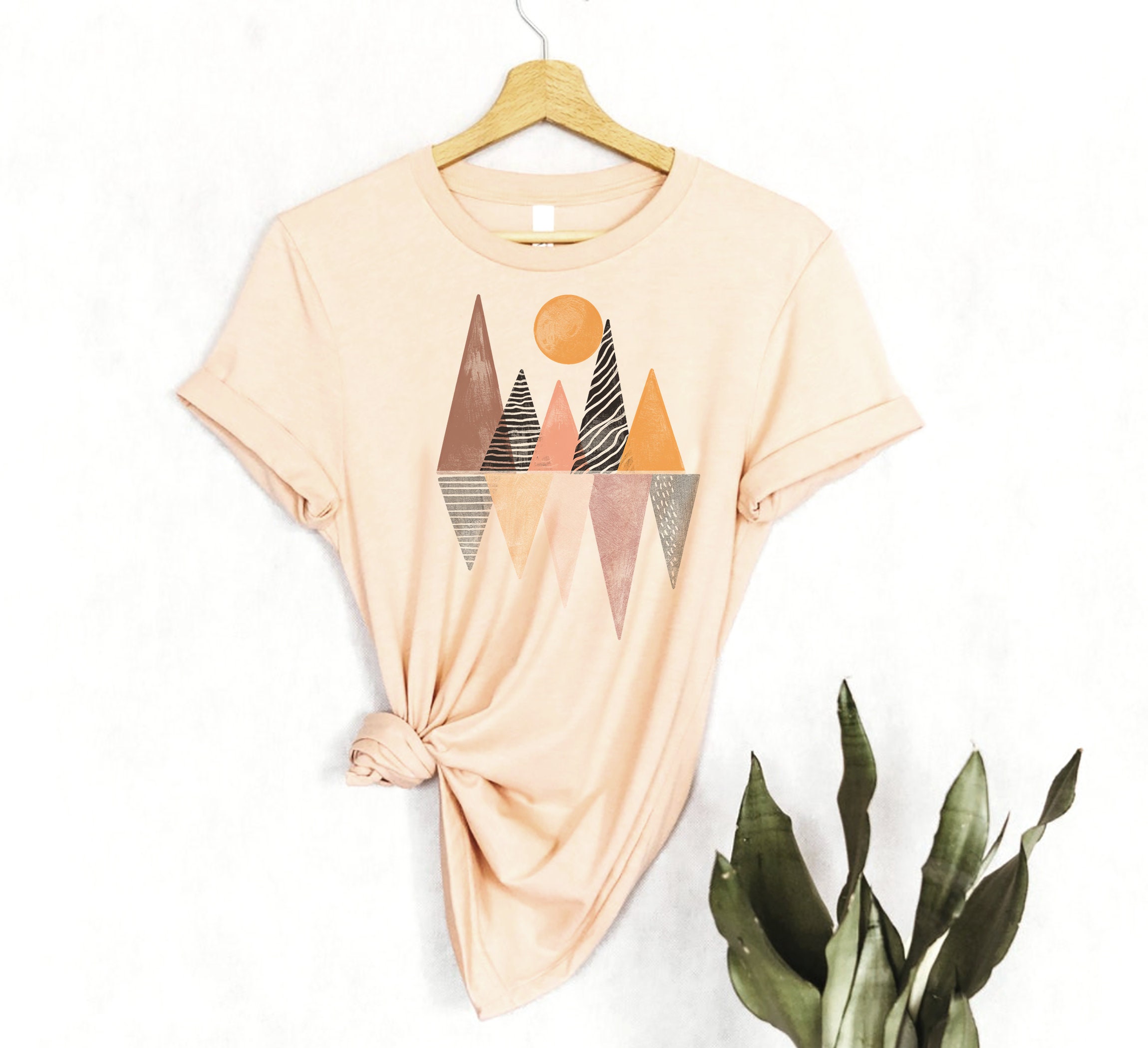Graphic Tee Shirt Vintage Mountain Tee Geometric Sun Shirt - Etsy