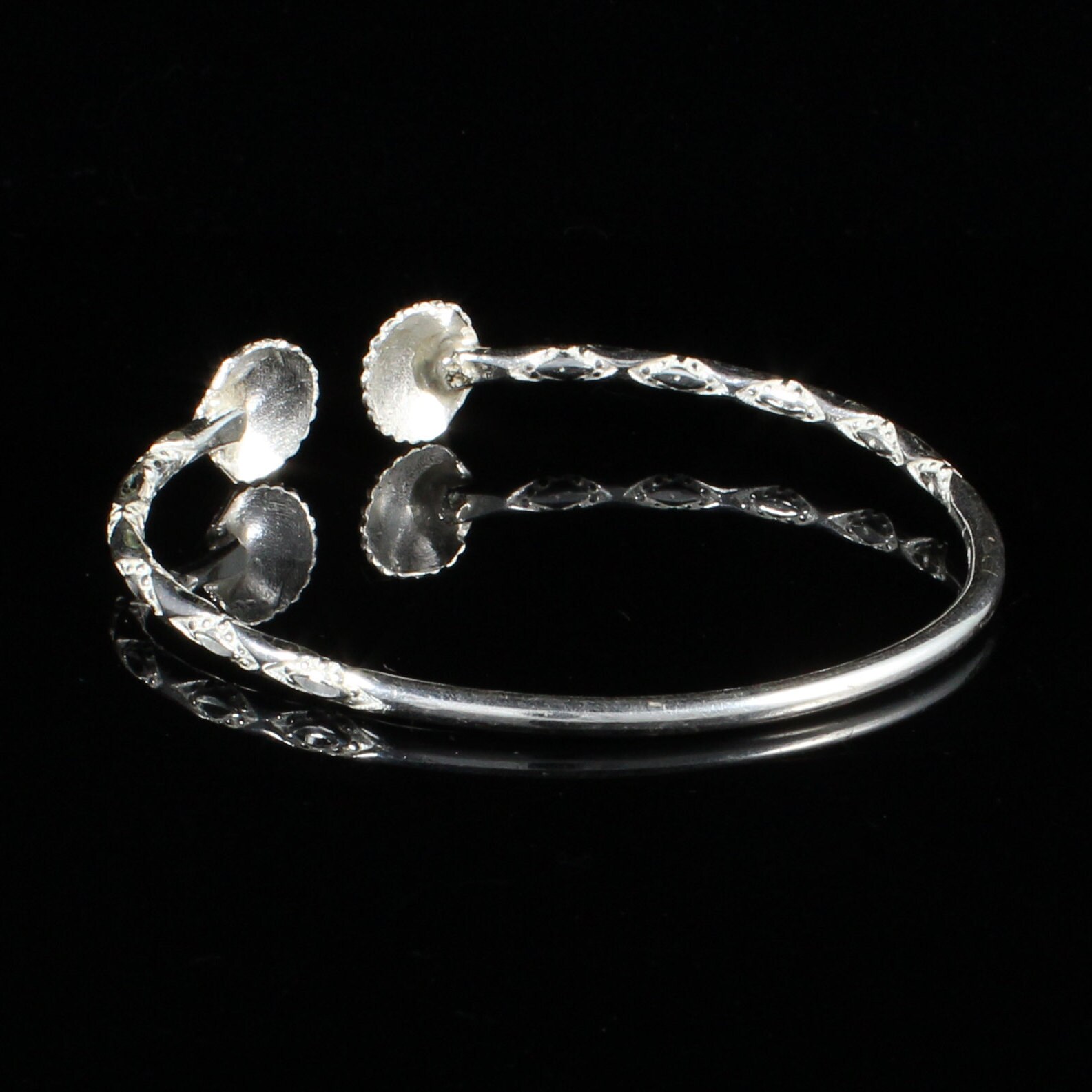 110 West Indian Bangle With Clam Shells and Diamante Pattern Sterling ...