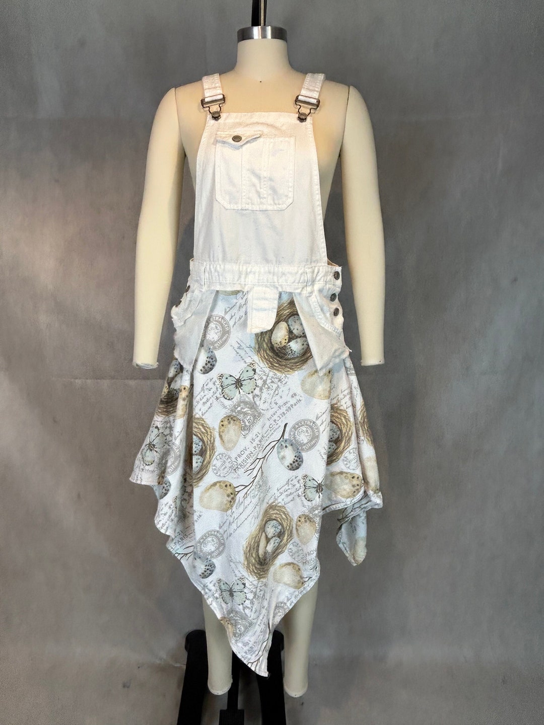 Deconstructed Overalls and Tablecloth Become Easy to Wear Victorian ...