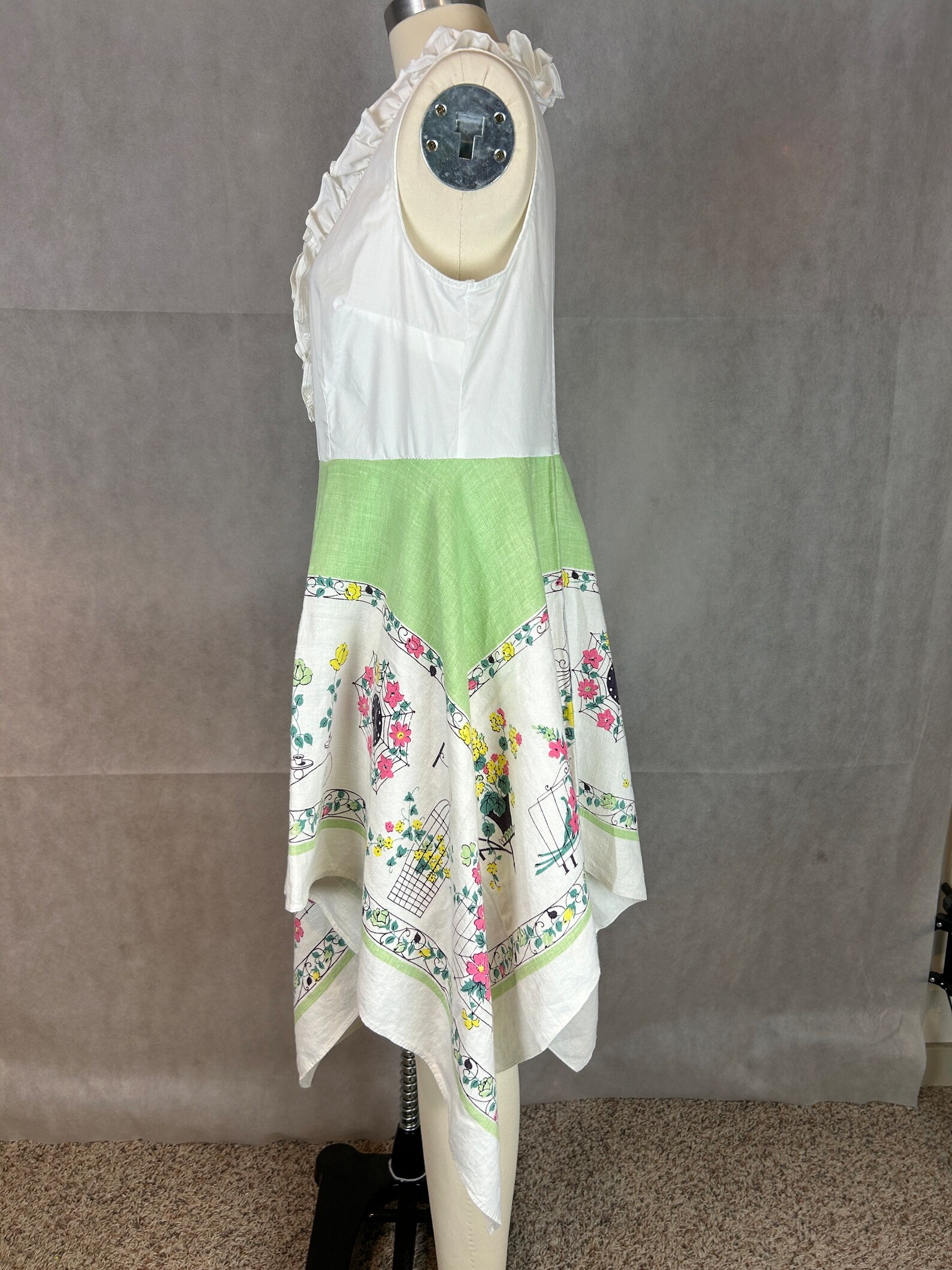 Upcycled Vintage 1950s Table Cloth and Ruffled Stretch Cotton Ruffled ...